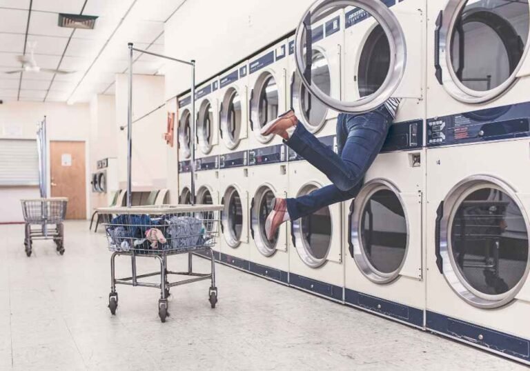 How to Clean Scrud From Washing Machine? - Cleaninup